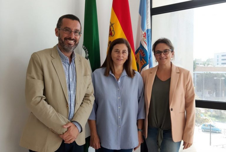 El alcalde recibe a Rosa Garay, nueva directora del Centro de ...