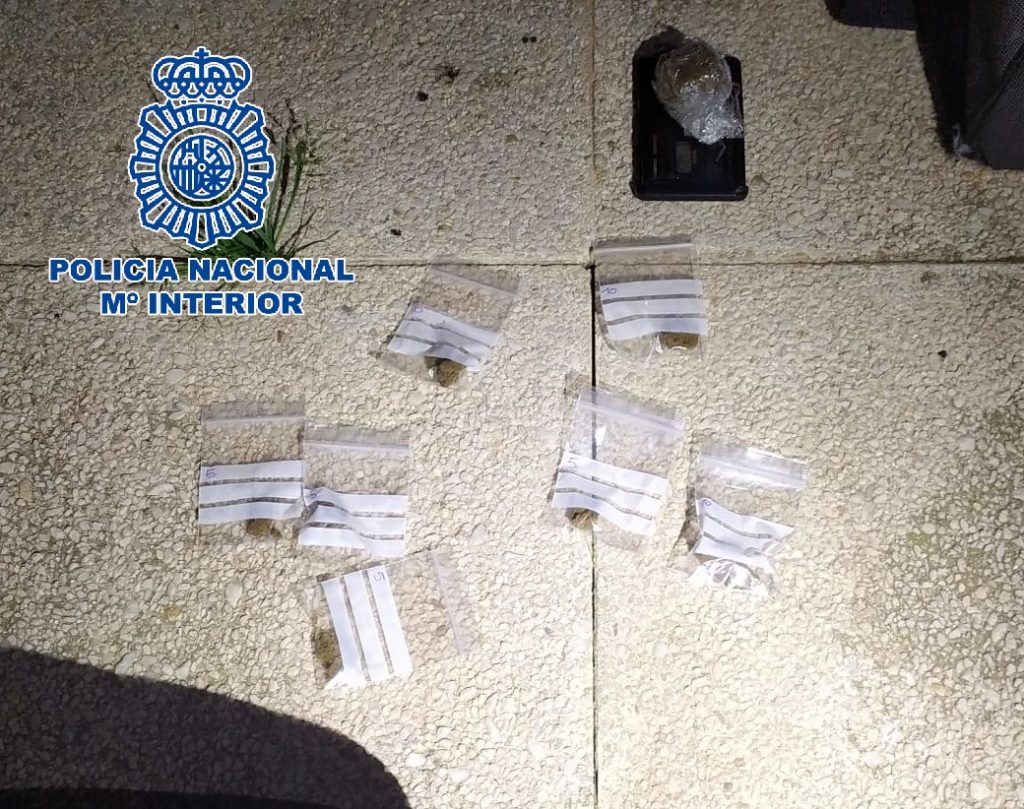 La Policía Nacional desmantela tres puntos de venta de droga en La ...