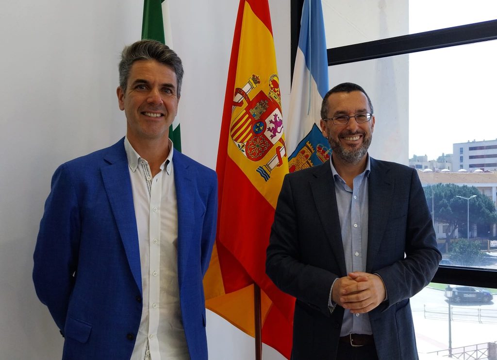 El alcalde recibe al linense Nacho González que representará a España ...
